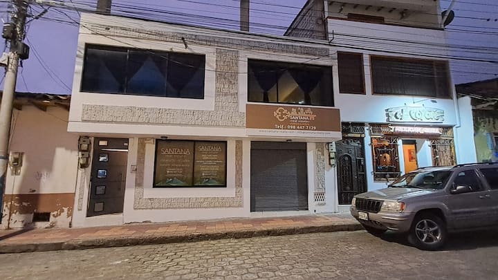 Apartamento Amoblado En El Centro De Cotacachi - Cotacachi