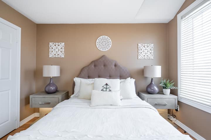 Unique 1+1 Shared Home • Parking •Private Washroom - Brampton