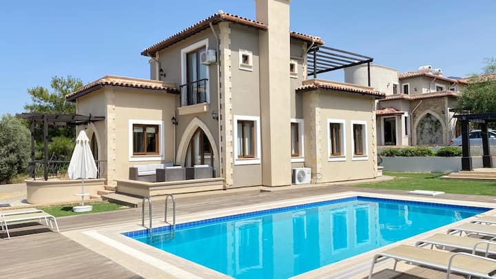 3br Cozy Villa With Private Garden | Lanterns A22 - Đảo Síp