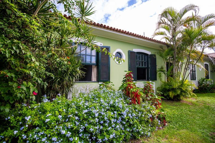 5000m² C/ Praia Privativa E Grande Espaço Colonial - Cabo Frio