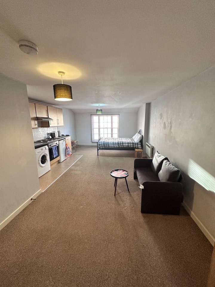 Central Pet-friendly Studio With Kitchen & Comfort - Maidstone
