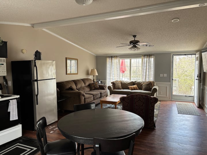 Country Acres, Suite 2 - City Scape Winery, Pelzer