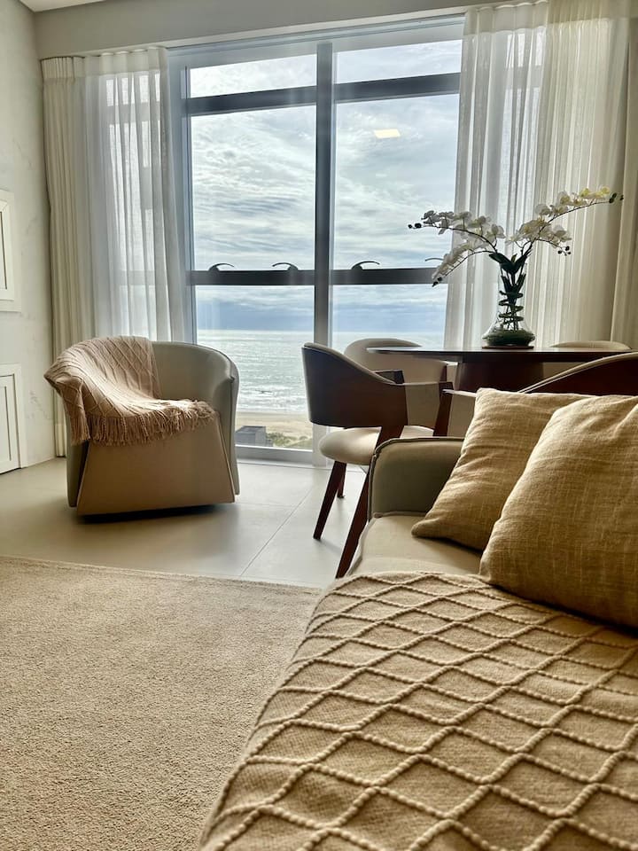 Charm And Panoramic Ocean View On The 12th Floor - Laguna