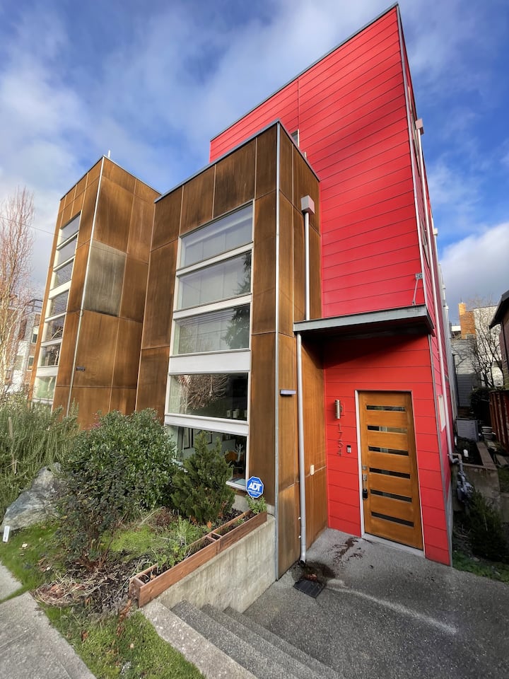 Casa Roja - Convenient, Modern, Serene - Seattle, WA