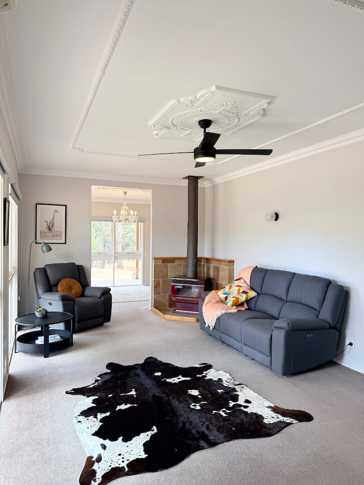 Spacious Country Retreat With View+ Netflix + Wifi - Stawell