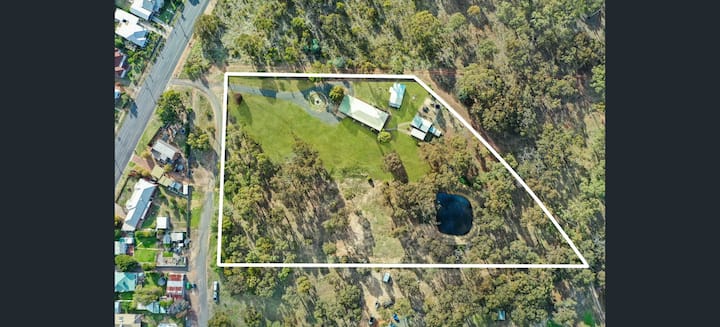 Private Country Retreat | Family Getaway | Firepit - Stawell