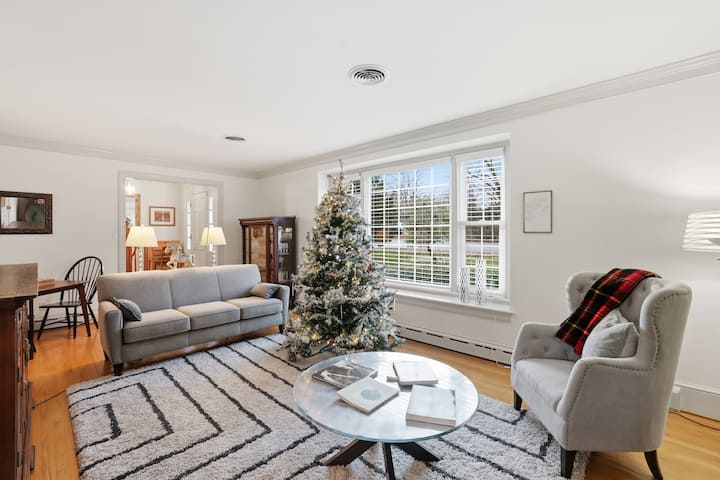 4 Mins To U Of R! Spacious, Central Guest Suite - Richmond, VA