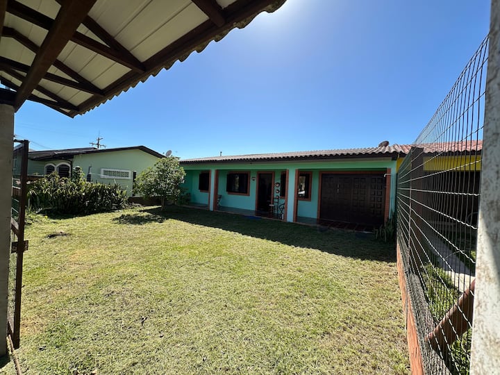 Casa Espaçosa Com Amplo Espaço Interno E Externo - Arroio do Sal
