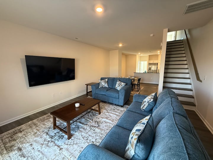 Comfortable 4br / 2.5ba Home Near Everything - Durham, NC