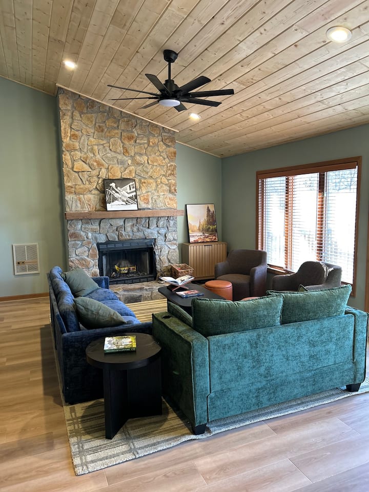 Walk To Slopes | Mtn & Slope Views | Sleeps 12 - Banner Elk