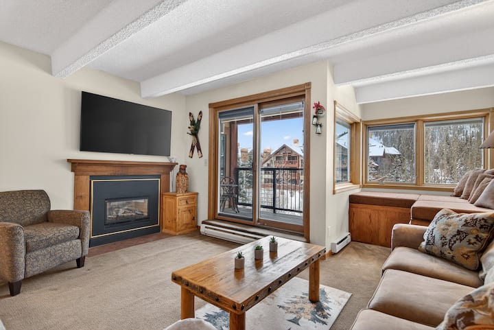 Cozy Lift Side True Ski In/out Condo. @ Copper Mtn - Copper Mountain, CO