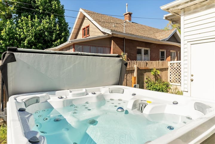 Cozy Stylish 3br| Private Hot Tub| Near Skiing - Ogden, UT