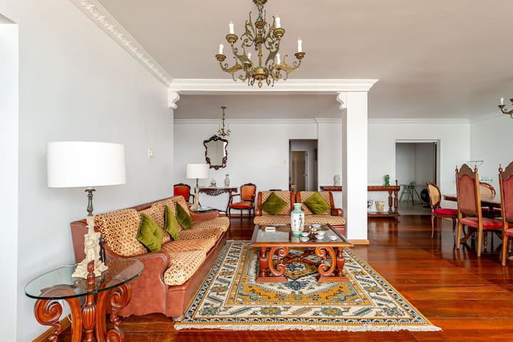 Seaside Retreat In Copacabana 4 Bedrooms - Rio de Janeiro
