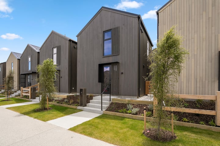 Ski Villa With Carpark Iv, Stylish Alpine Base - ニュージーランド クイーンズタウン