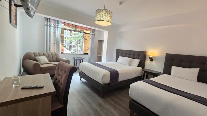 Cama Queen+single, Céntrico, Desayuno Incluido - Aguas Calientes