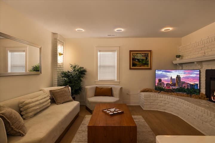 Modern Cottage Gem | Heart Of Downtown Raleigh - 롤리