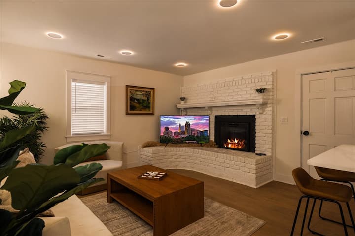 Modern Cottage Gem | Heart Of Downtown Raleigh - Lake, Raleigh