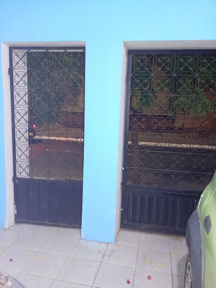 Casa Com óTima Localização, Bem Próximo A Praia. - Camocim