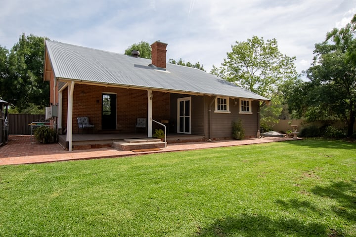 Wonajong Schoolhouse, Charming 1882 Country Stay - Forbes