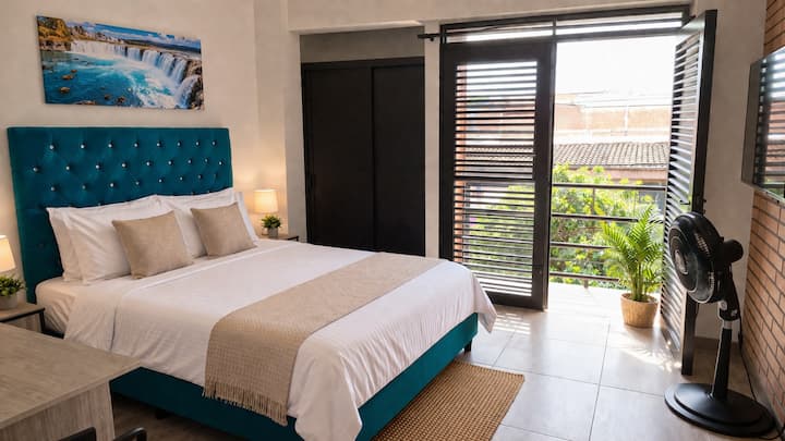 Fully Furnished Studio | Fast Wi-fi & Hot Water - Palmira