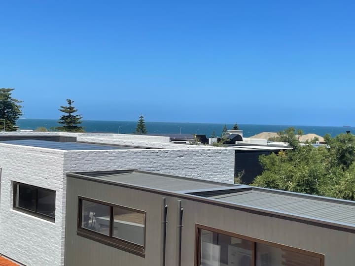 Cottesloe Beach Escape - 100m To The Sand - Cottesloe