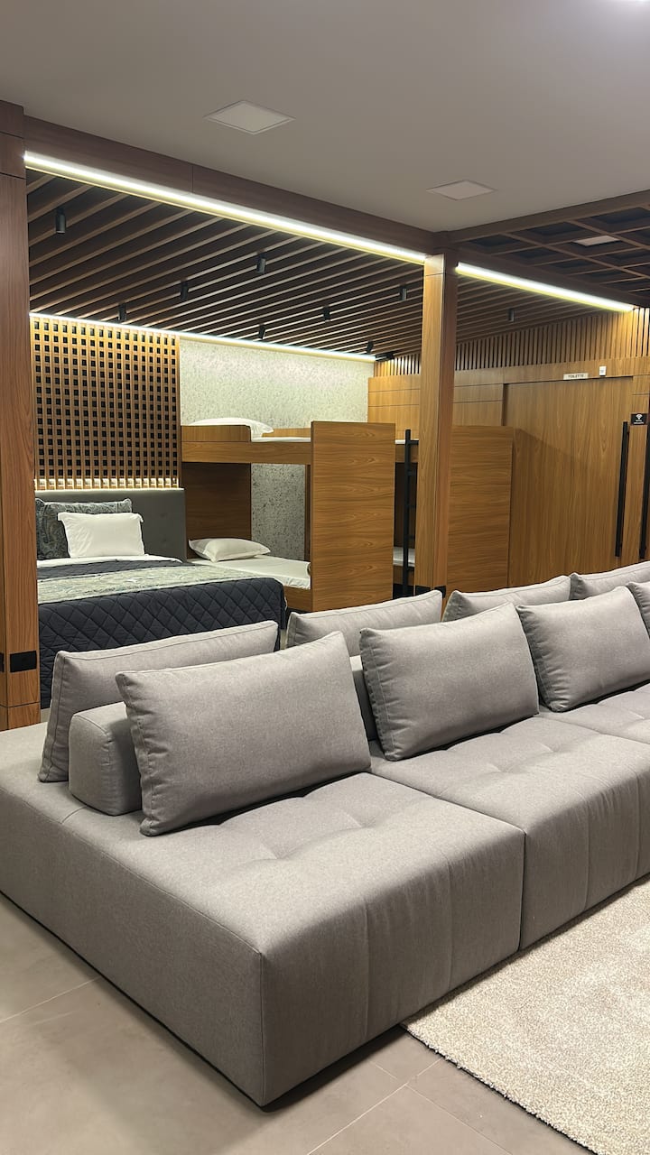 Flat Espaçoso P/ Grupões: Amigos, Família - Maringá