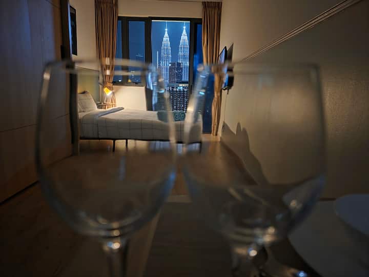 Klcc Twin Tower Studio | Infinity Pool | Monorail - Kuala Lumpur