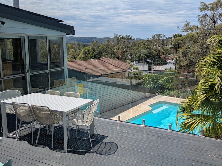 Large Pet Friendly Family Home With Pool - Narrabeen