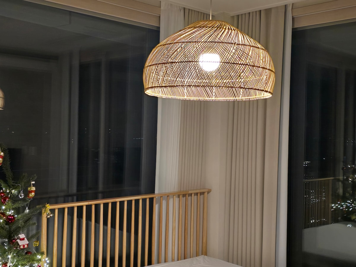 /X-MAS/High-rise glass window ocean view/Sunrise eatery/20 minutes from ...