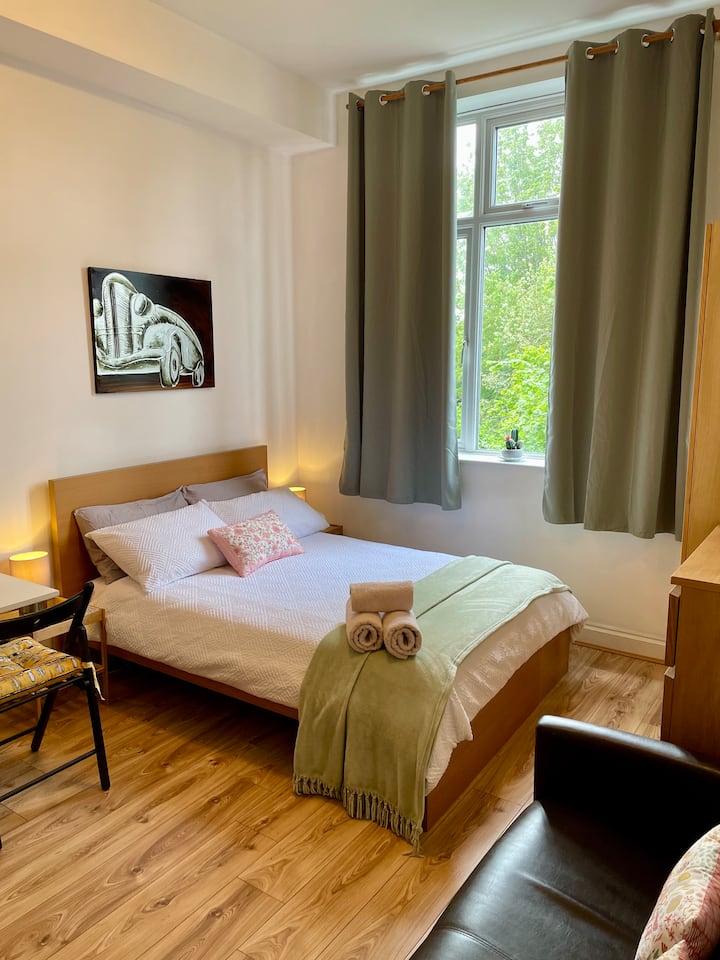 Suite 11 A Little Home Away From Home - London