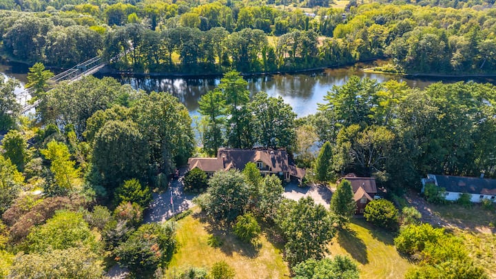 Governor’s Mansion On The Hudson - Greenwich, NY