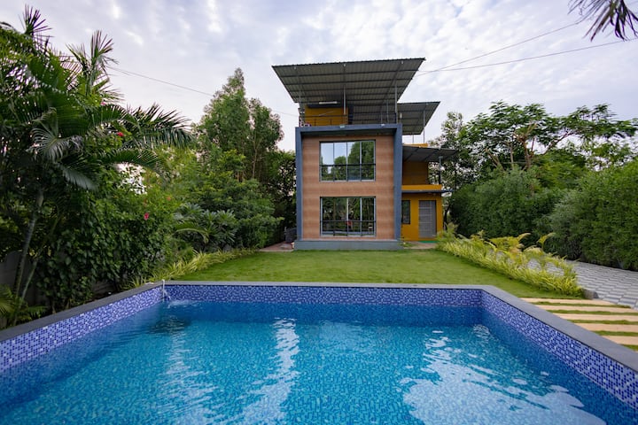 Reyansee Farmville Private Villa - Navsari
