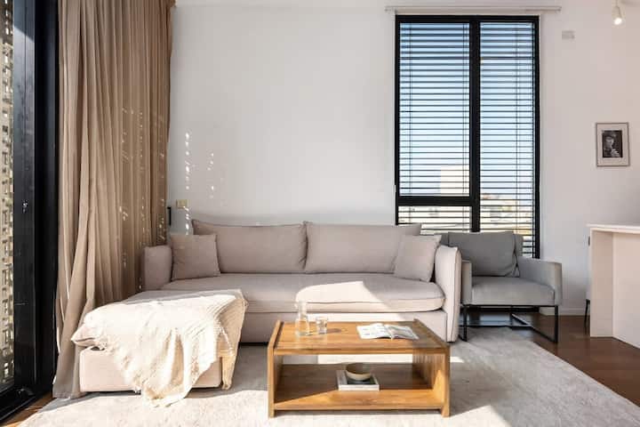 Perfect Beach Getaway | Steps From Carmel Market! - Tel Aviv