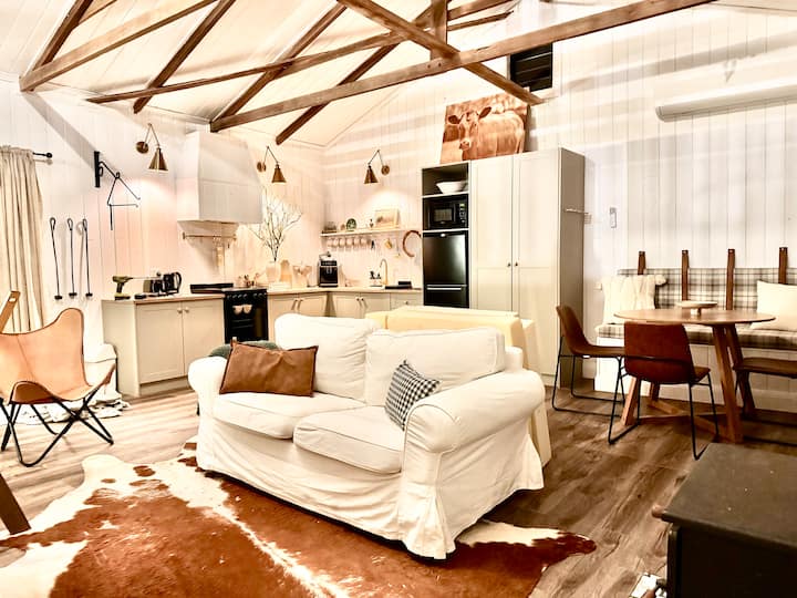 Charming Farm Stay Barn Cottage In Haden - Queensland