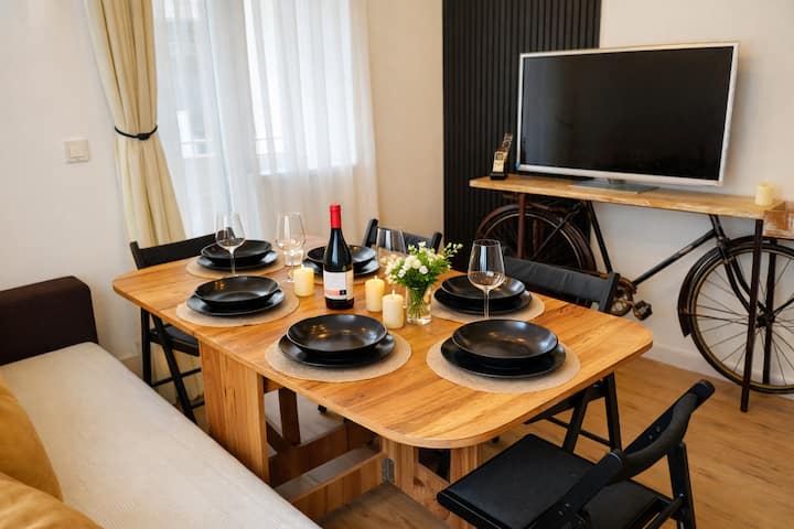 Stylish Central Apartment • 2br • 2bath • For 6 - Nessebar