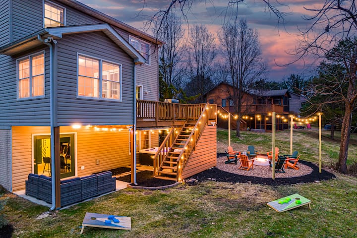 Happy Bear Hideaway| Hot Tub| Game Room| Firepit - Massanutten, VA