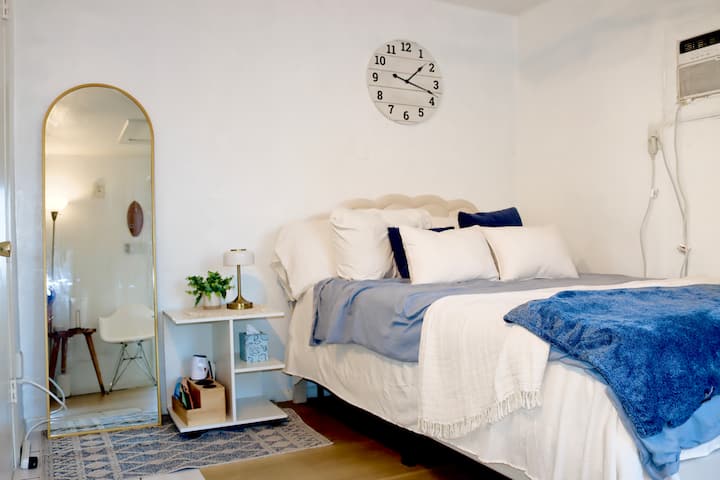 Coastal Casita - 8 Min From Beach! Wi-fi Available - 那不勒斯