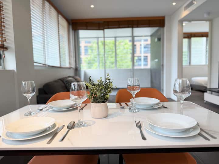 Perfectly Located With Comfortable Furniture&pool - Randwick