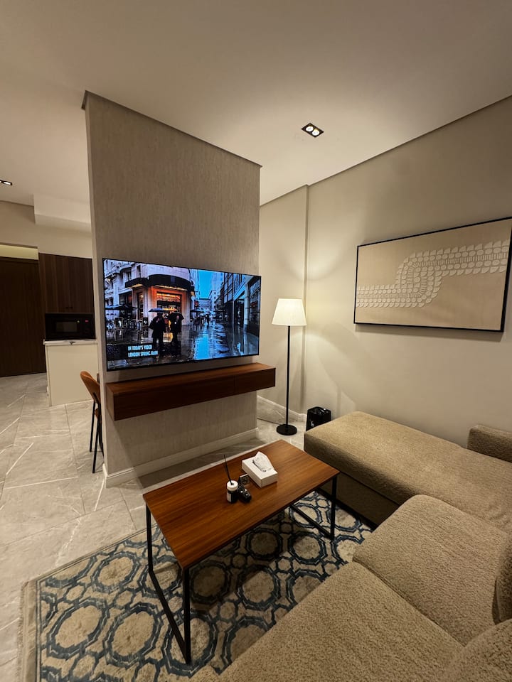 Modren 1br,lr,self-entry,b1 Parking,open Kitchen - Riyadh