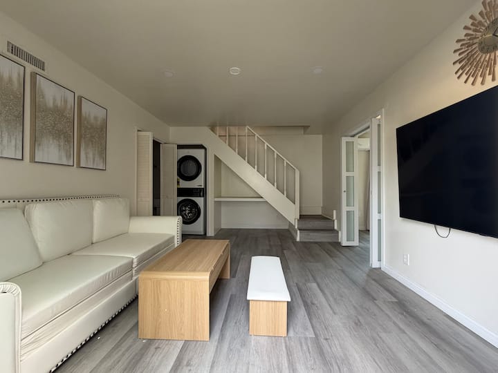 Cozy Guest House Near Mile Square Park - Costa Mesa, CA