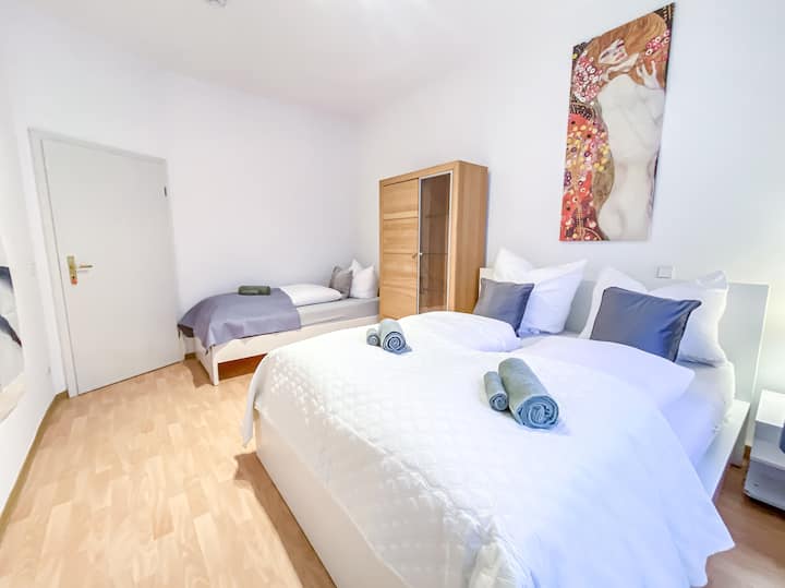 Ferienwohnung Am Stadion & Arena Mit 3 Zimmern - Leipzig