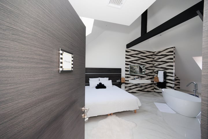 Maison De Charme Avec Jacuzzi Privatif - Lure