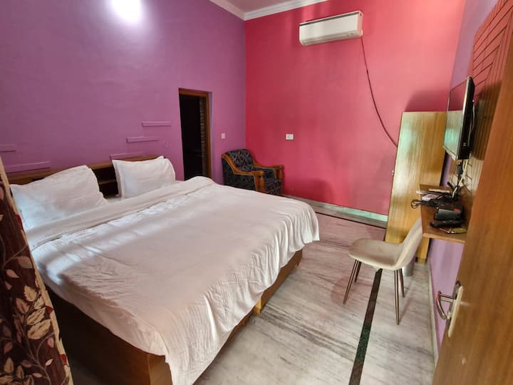 The Cheri E Homestay - Khajuraho