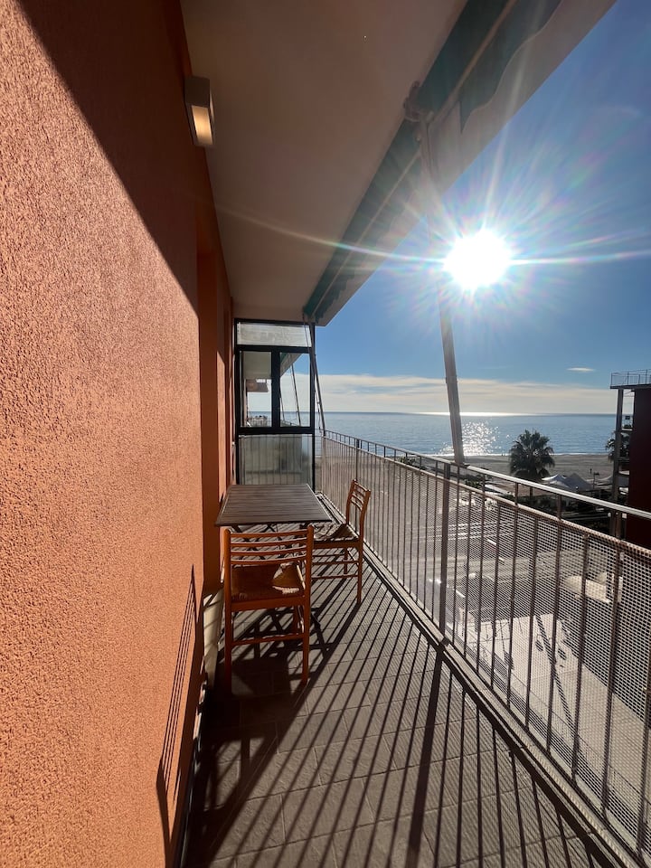 Appartamento Fronte Mare Con Box Auto - Borghetto Santo spirito