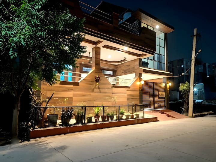 Premium Full-villa Stay | Dining • Terrace Garden - Alwar