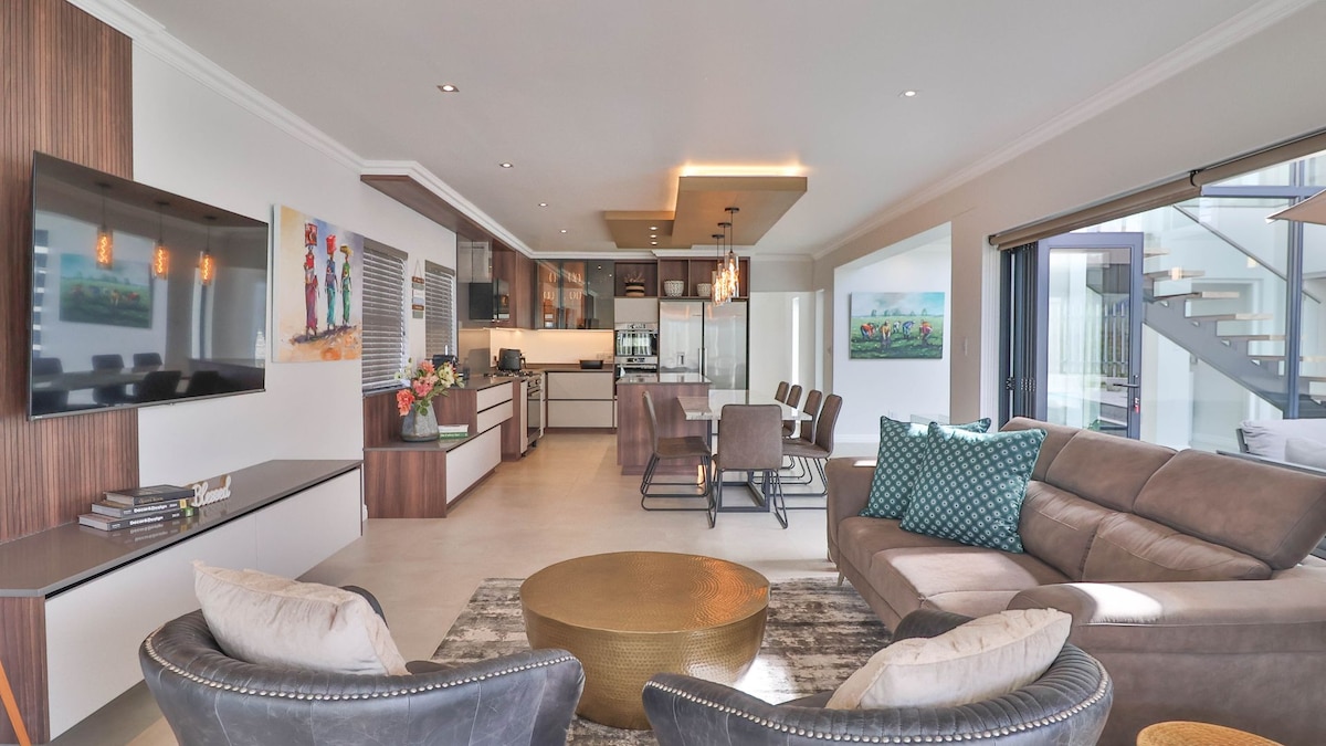 Executive 3 Bed - pool, aircon (AC) and braai room - Houses for Rent in ...