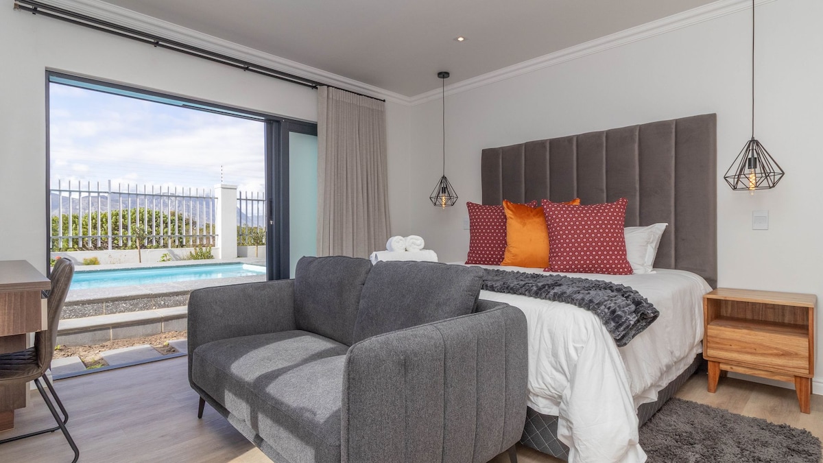 Executive 3 Bed - pool, aircon (AC) and braai room - Houses for Rent in ...