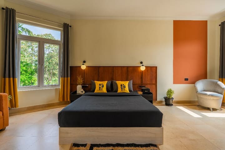 Wake Up To Greenery! Deluxe Room + Private Deck - Coorg (Kodagu)