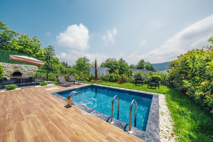 ıSıtma Havuzlu Sapanca Villa Eğlencli Vadi Manzara - Sapanca