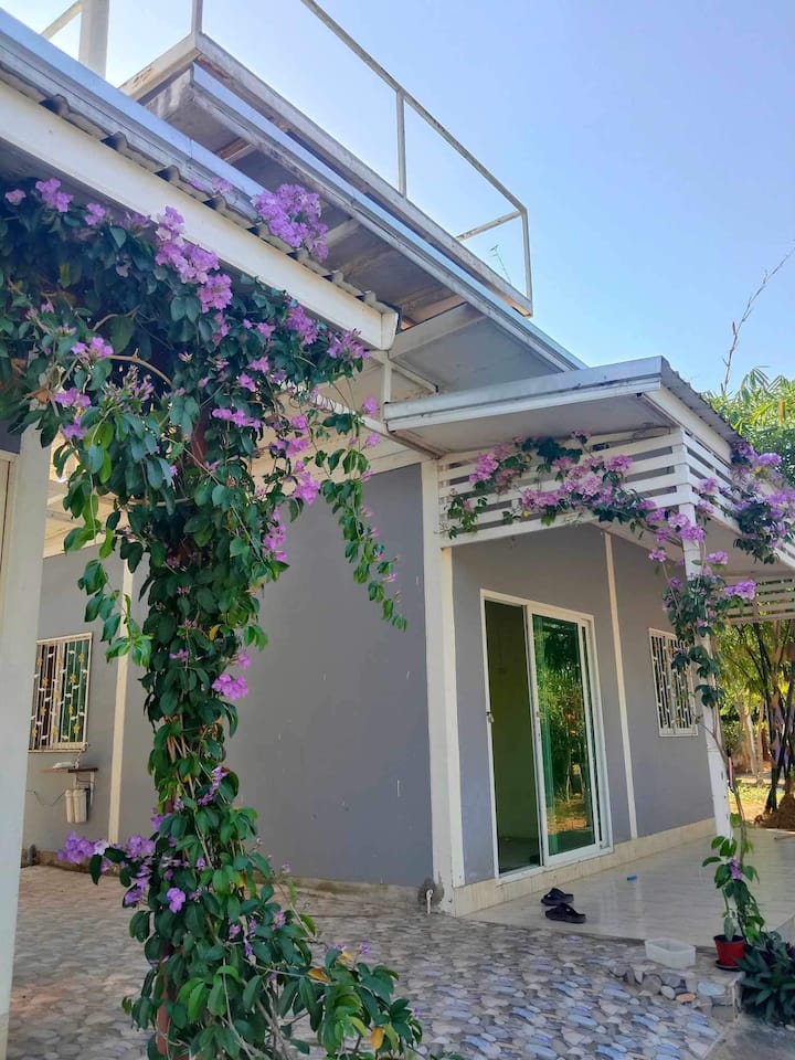 บ้านซิมป์สัน - Mueang Udon Thani District